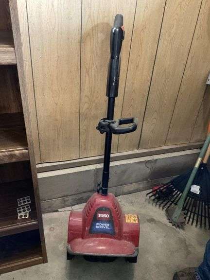 Toro power shovel - Legacy Auction Company