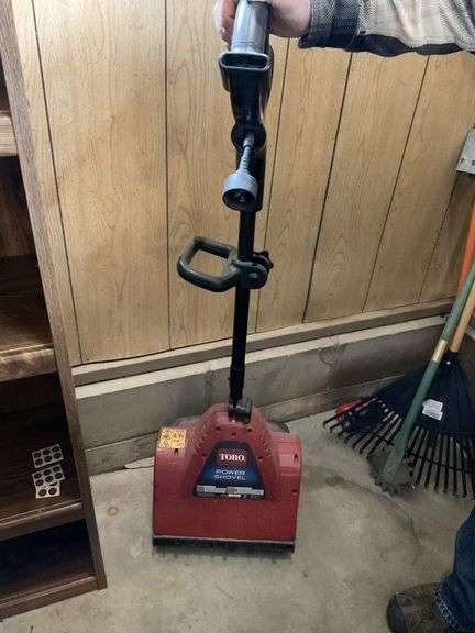 Toro power shovel - Legacy Auction Company