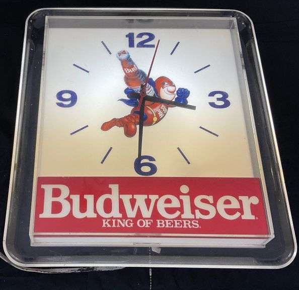 Lighted Budweiser clock - Legacy Auction Company