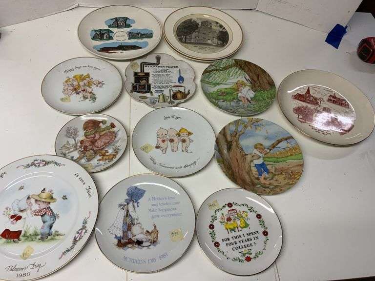 Collector plates - Legacy Auction Company