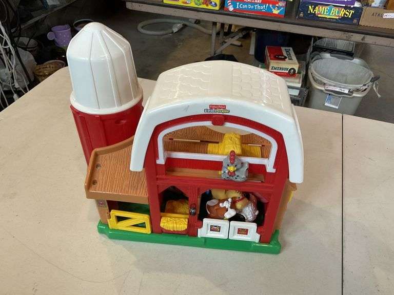 Fisher price little people barn - Legacy Auction Company