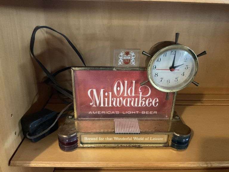Old Milwaukee Backbar Light/Clock Clock works! - Legacy Auction Company