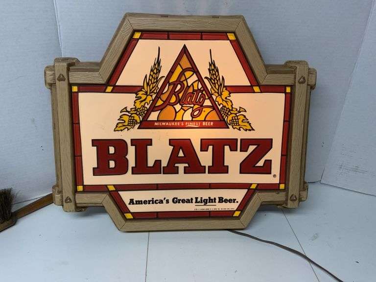 1977 Blatz Beer lighted sign - Legacy Auction Company