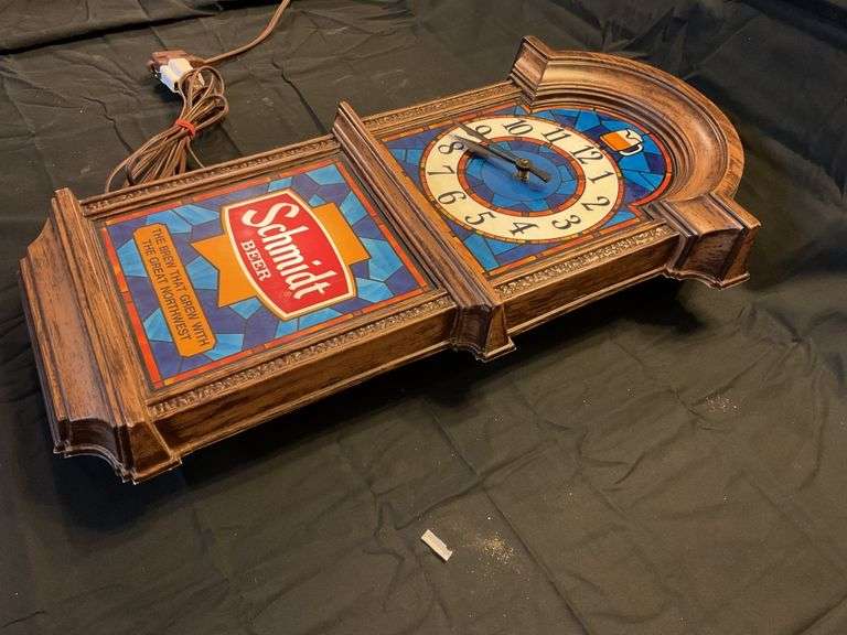 Lighted Schmidt beer clock - Legacy Auction Company