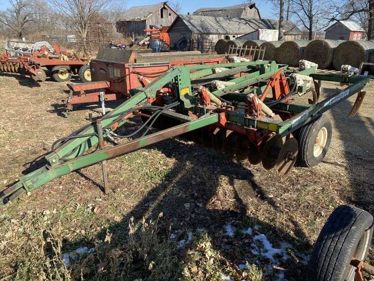 10’ soil saver chisel - Legacy Auction Company