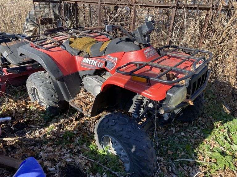 Arctic cat, 4 x 4, automatic, four wheeler, 2375 - Legacy Auction Company