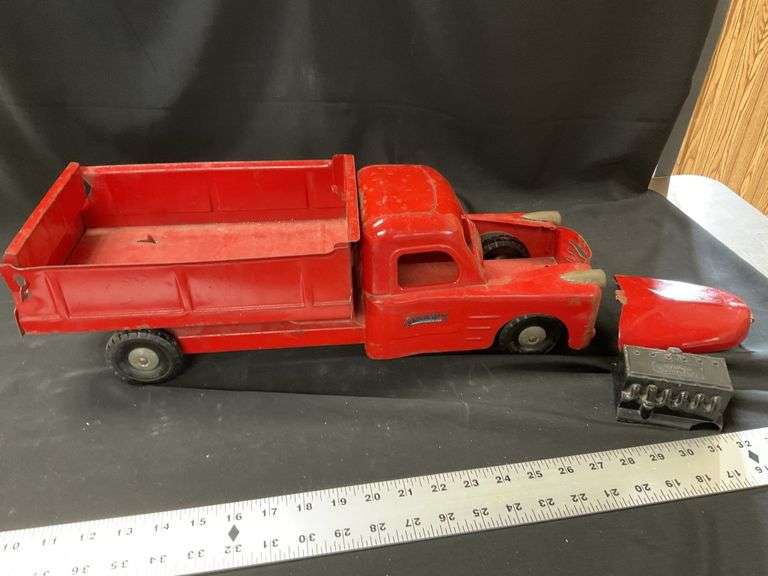 Structo dump truck - Legacy Auction Company