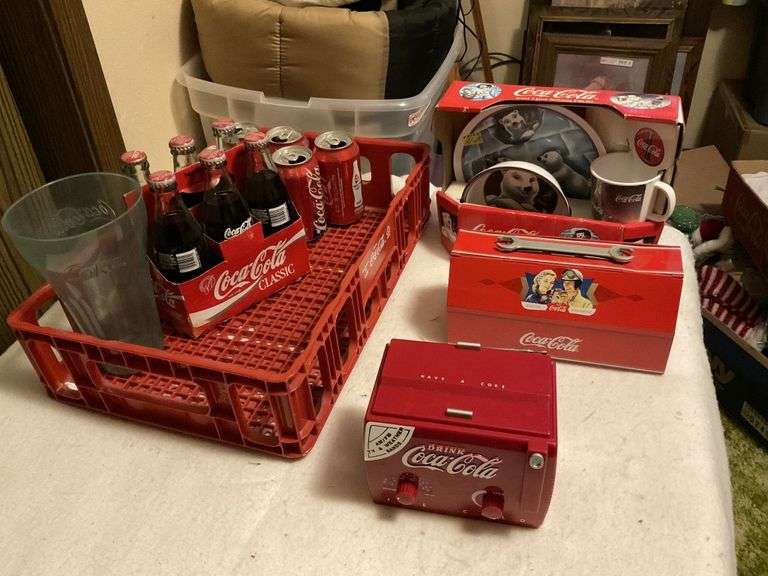 Coca Cola items - Legacy Auction Company