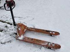 Mighty lift pallet jack - Legacy Auction Company