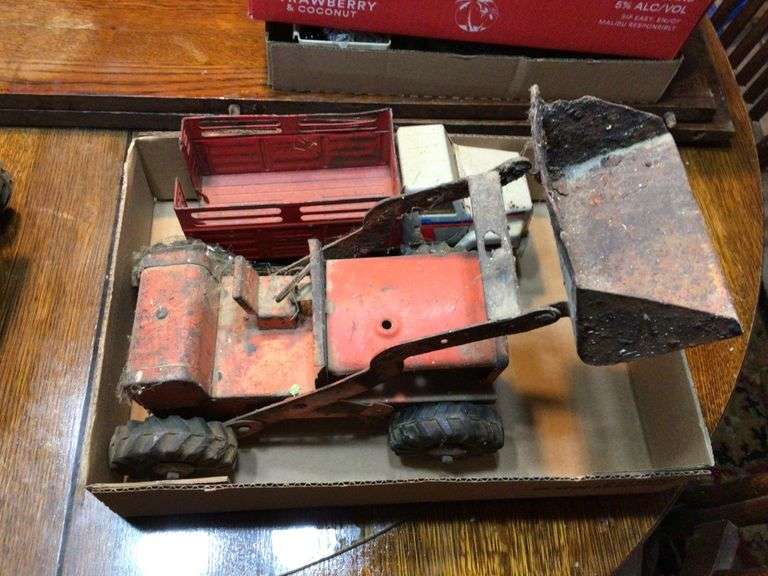 Structo loader, toy truck - Legacy Auction Company