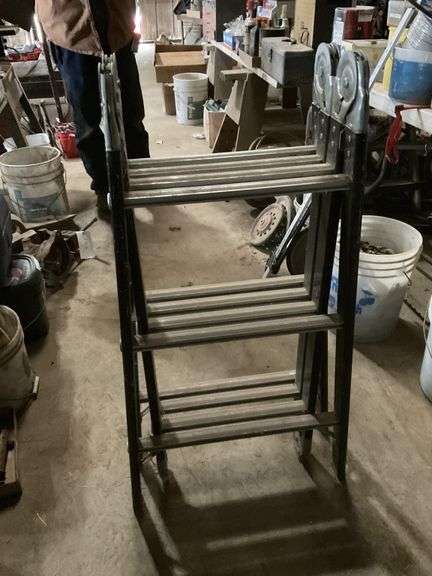 Versa ladder - Legacy Auction Company