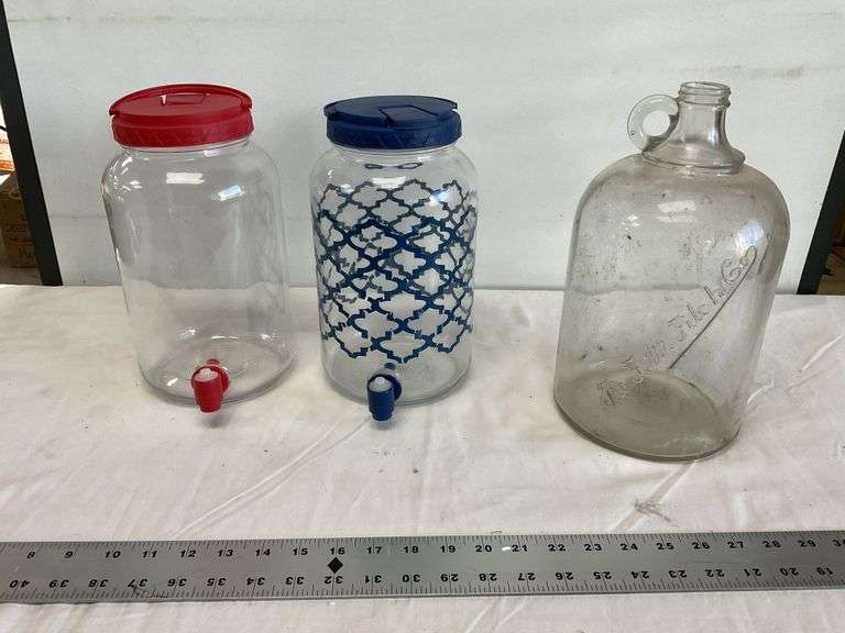 Three jugs - Legacy Auction Company