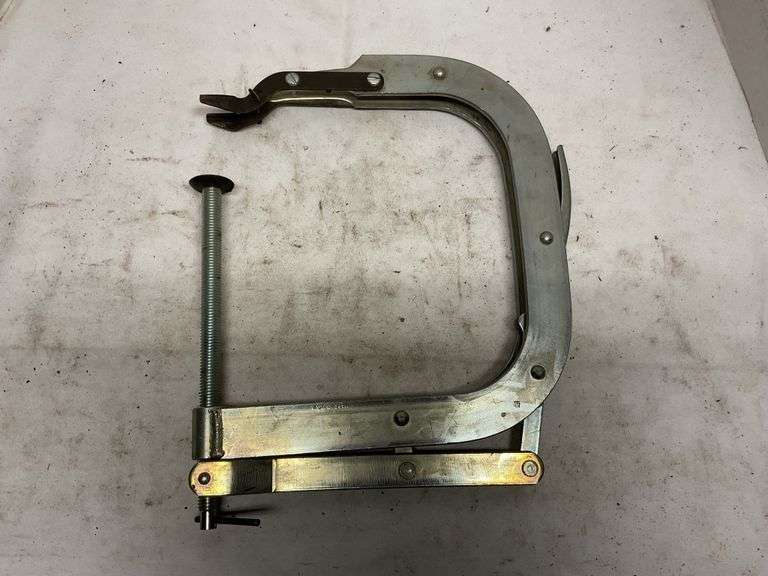 Valve spring remover - Legacy Auction Company