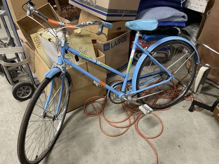 Free spirit bicycle - Legacy Auction Company