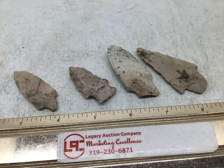 4 Native American arrowheads - Legacy Auction Company