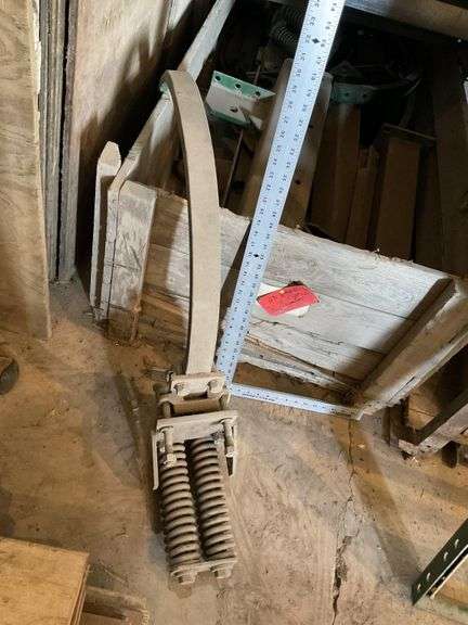 Chisel plow shanks and parts - Legacy Auction Company