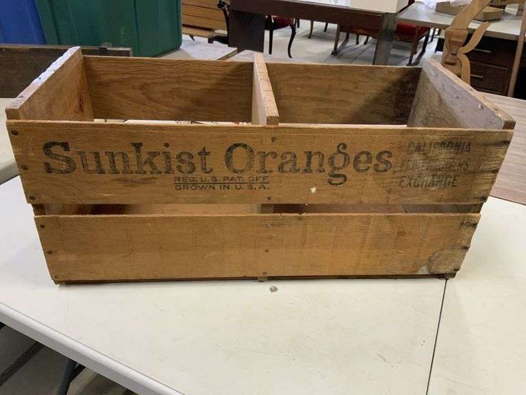 Sunkist oranges wood crate - Legacy Auction Company