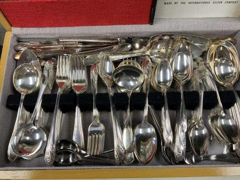 Holmes & Edwards silverware - Legacy Auction Company