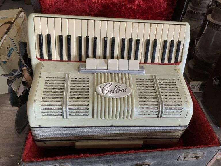 Cellini accordion - Legacy Auction Company