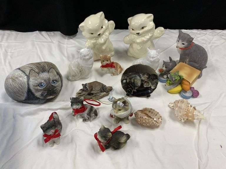 Cat figures - Legacy Auction Company