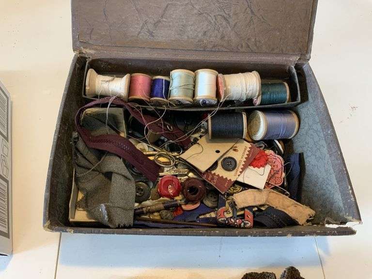 Vintage sewing items - Legacy Auction Company