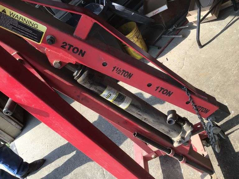 Larin 2 ton Folding engine hoist - Legacy Auction Company