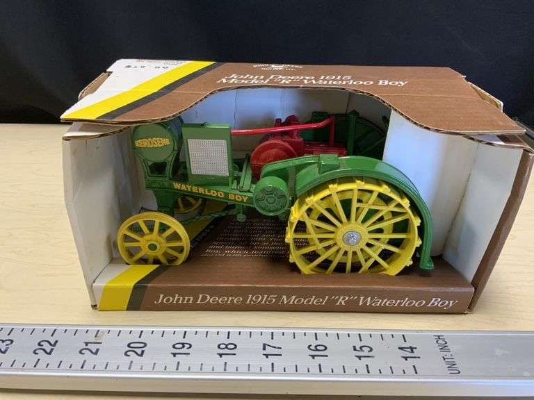 John Deere 1915 model R Waterloo Boy - Legacy Auction Company