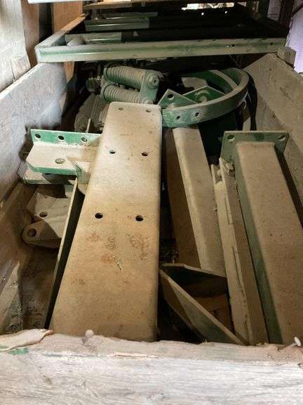 Chisel plow shanks and parts - Legacy Auction Company