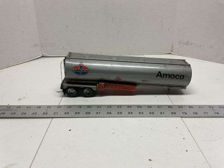 Amoco fuel tanker - Legacy Auction Company