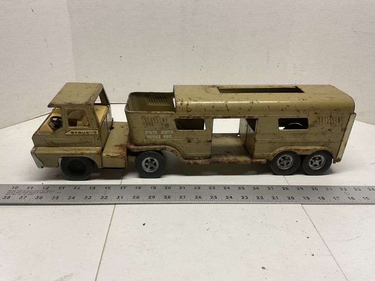 Structo vista dome horse van - Legacy Auction Company