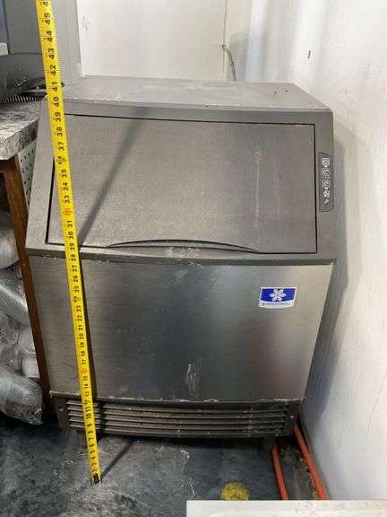 Manitowoc ice machine - Legacy Auction Company
