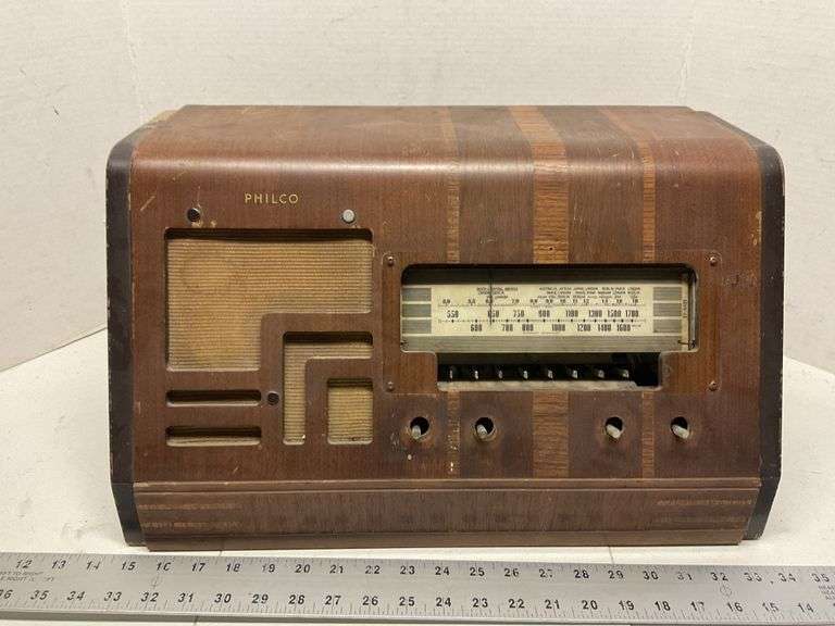 Vintage Philco stereo - Legacy Auction Company