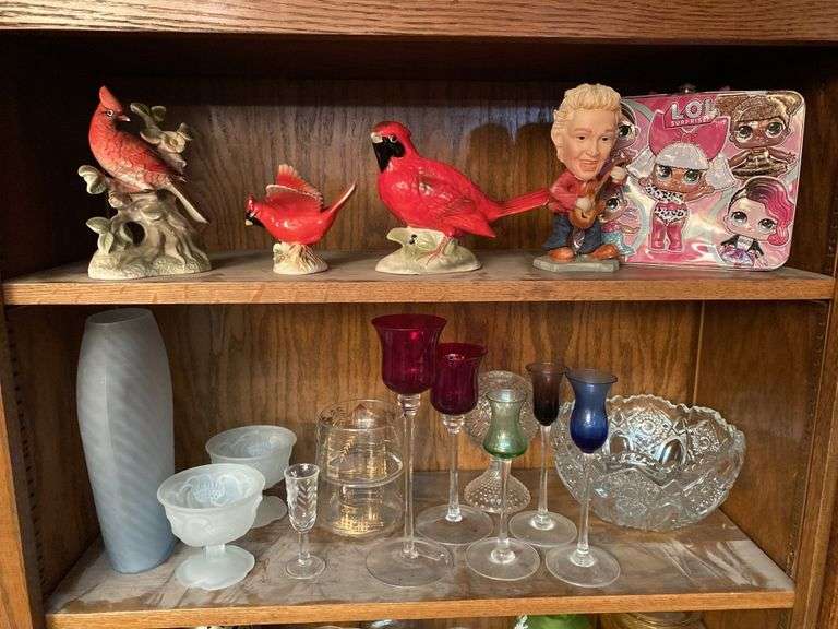 Assorted glassware, cardinals, etc. - Legacy Auction Company