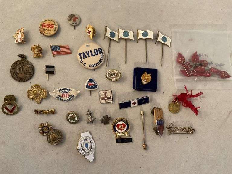 Vintage pins - Legacy Auction Company