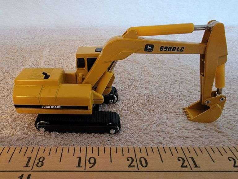 Ertl John Deere 690DLC Excavator - Legacy Auction Company
