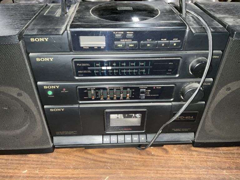 Sony Portable stereo - Legacy Auction Company