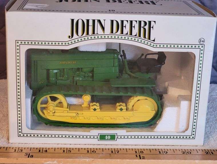 Ertl John Deere "Model40" Crawler Tractor - Legacy Auction Company