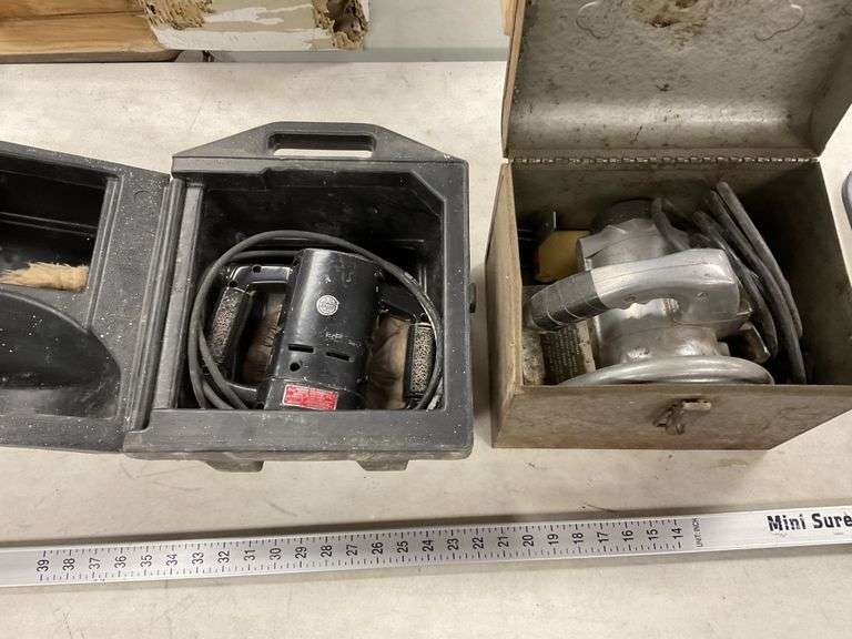 Craftsman router and porter cable Skil saw - Legacy Auction Company