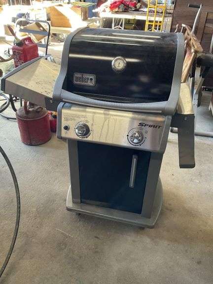 Weber spirit grill - Legacy Auction Company
