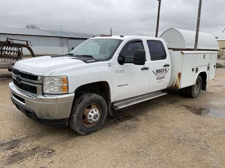 2011 Chevrolet K3500 Silverado WT 224,855 miles runs and drives great ...