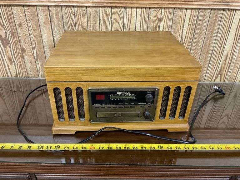 Detrola CD player, AM/FM and phonograph - Legacy Auction Company