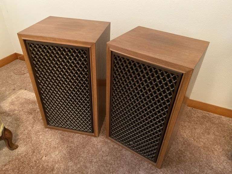 RA550 Amplifier with Sansui speakers SP–1000 - Legacy Auction Company