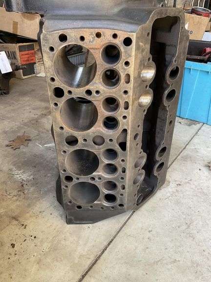 Ford flathead v8 engine block - Legacy Auction Company