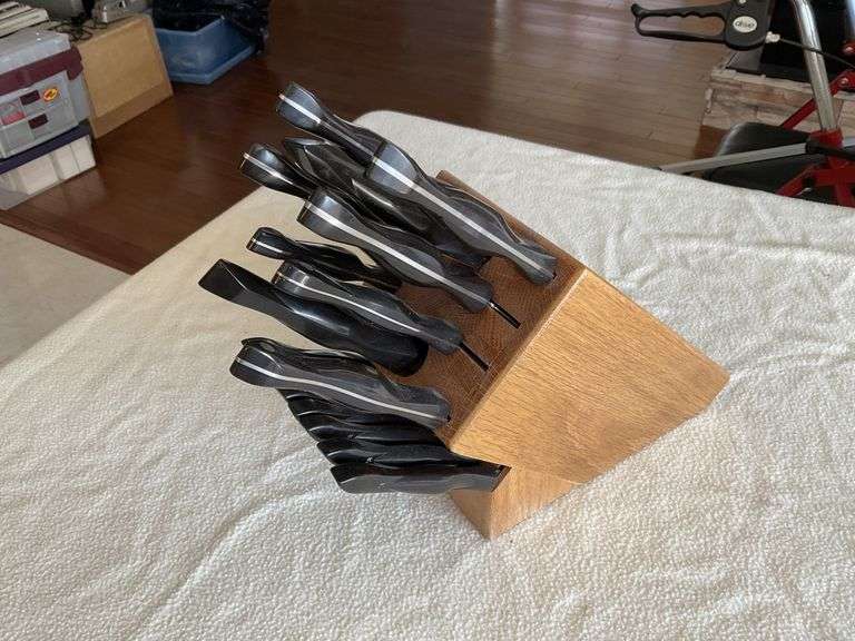 Cutco cutlery set - Legacy Auction Company Cutco cutlery set - Legacy Auction Company
