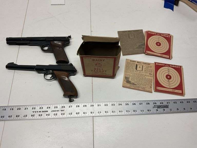 Daisy CO2-200 pistol and Daisy Model 177 BB - Legacy Auction Company