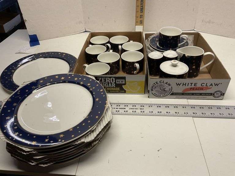 Sakura Galaxy dinnerware - Legacy Auction Company