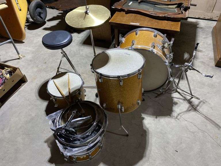Crown drum set - Legacy Auction Company