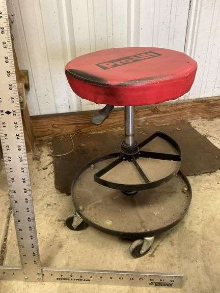 Pro lift shop stool - Legacy Auction Company