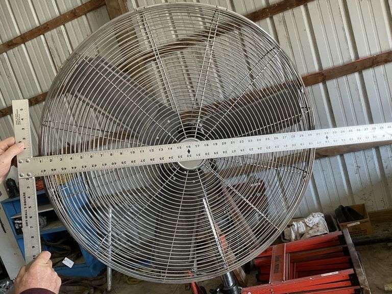 32 inch adjustable Chicago electric power tools - Legacy Auction Company