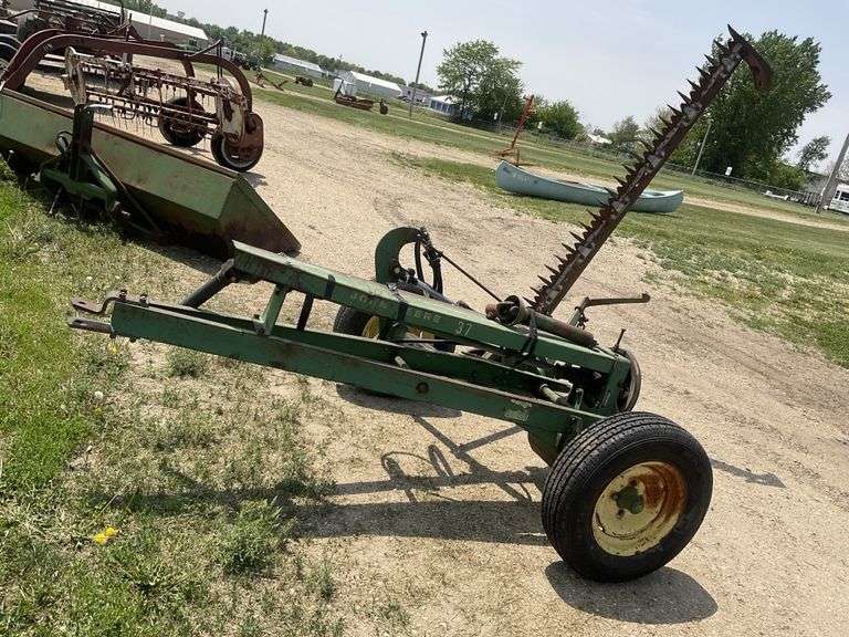 John Deere 37 sickle mower - Legacy Auction Company